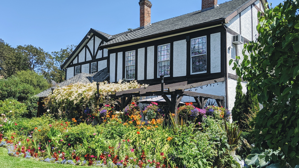 5 Things To Know Before Buying Your First Cottage - Jeff & Katie